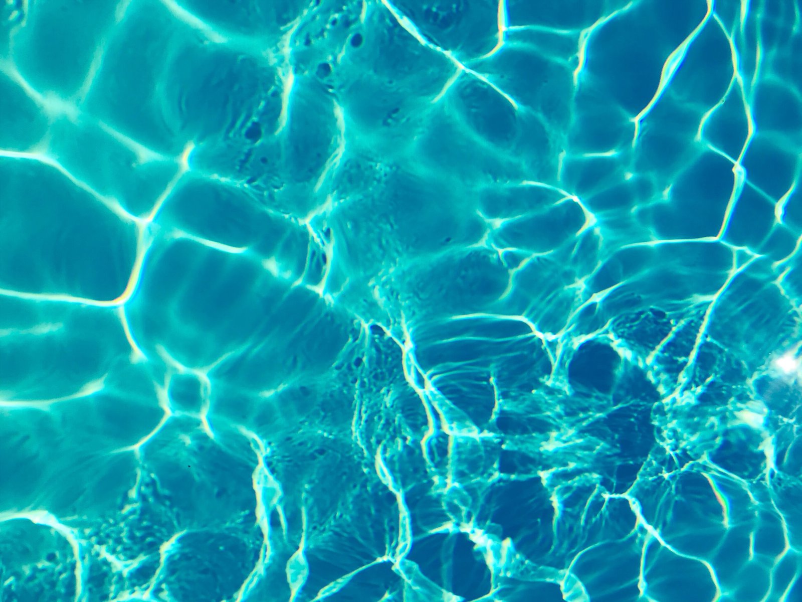 Complete Guide On How To Lower Alkalinity in a Pool - 2025