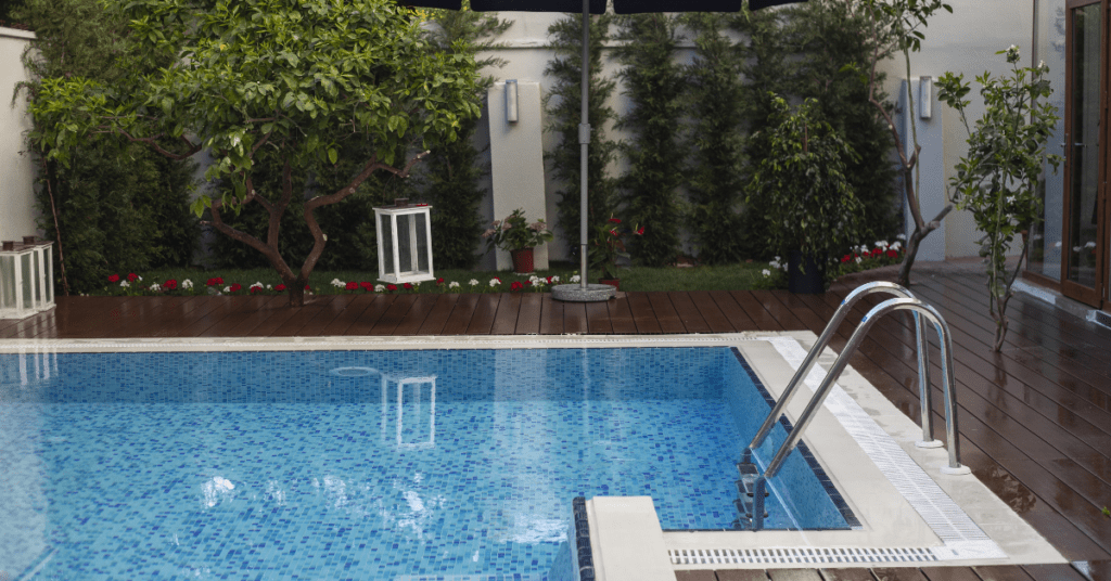 A Complete Guide On How Does a Pool Skimmer Work? 2025